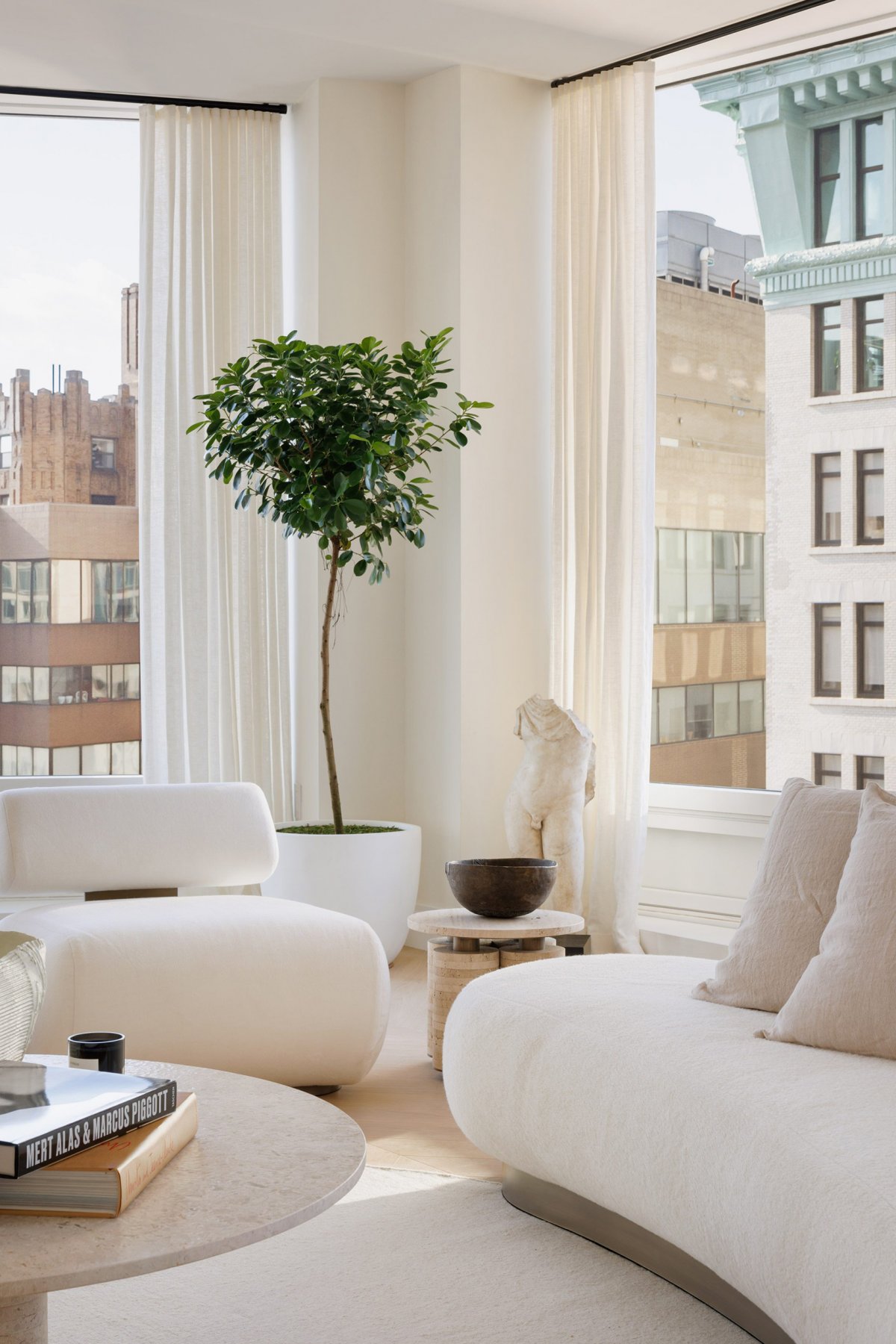 YINJISPACE - Guillaume Coutheillas x One Wall Street Skyscraper